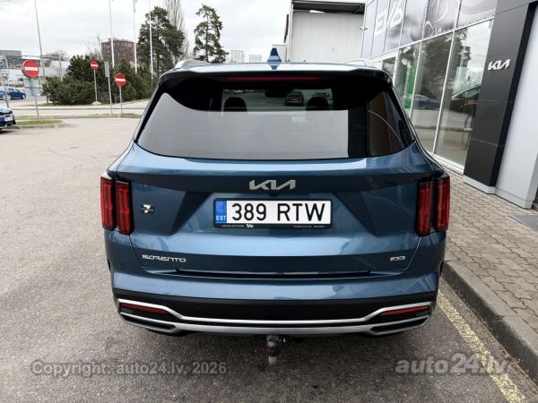 Blue Kia Sorento 2023 in Tallinn, with an engine capacity of 2.20 L and mileage of 89 thousand km for 41900 €, photo 3 on AUTOMOTO.COM.LV
