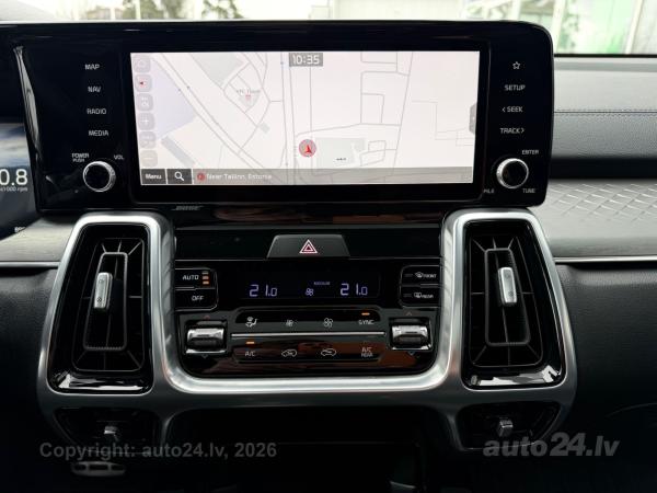 Blue Kia Sorento 2023 in Tallinn, with an engine capacity of 2.20 L and mileage of 89 thousand km for 41900 €, photo 8 on AUTOMOTO.COM.LV