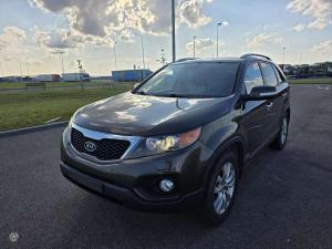 Brown Kia Sorento 2010 in Marijampole, with an engine capacity of 2.20 L and mileage of 265 thousand km for 4400 €, photo 6 on AUTOMOTO.COM.LV