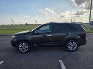 Brown Kia Sorento 2010 in Marijampole, with an engine capacity of 2.20 L and mileage of 265 thousand km for 4400 €, photo 9 on AUTOMOTO.COM.LV