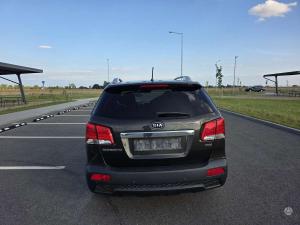 Brown Kia Sorento 2010 in Marijampole, with an engine capacity of 2.20 L and mileage of 265 thousand km for 4400 €, photo 14 on AUTOMOTO.COM.LV