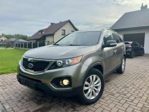 Brown Kia Sorento 2010 in Siauliai, with an engine capacity of 2.20 L and mileage of 189 thousand km for 5450 €, photo  on AUTOMOTO.COM.LV