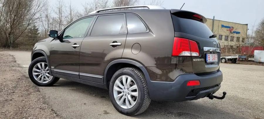 Brūns Kia Sorento 2011 Rīga, ar dzinēja tilpumu 2.20 L un nobraukumu 224 tūkst. km par 9500 €, foto 3 vietnē AUTOMOTO.COM.LV