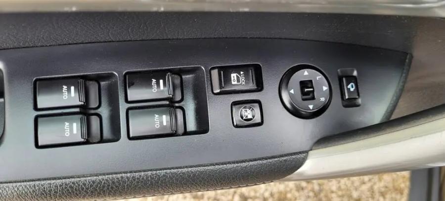 Brūns Kia Sorento 2011 Rīga, ar dzinēja tilpumu 2.20 L un nobraukumu 224 tūkst. km par 9500 €, foto 14 vietnē AUTOMOTO.COM.LV