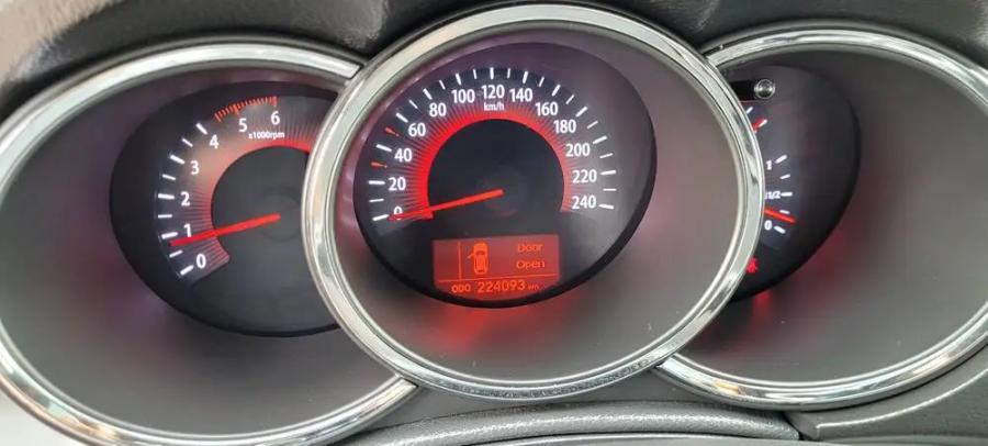 Brūns Kia Sorento 2011 Rīga, ar dzinēja tilpumu 2.20 L un nobraukumu 224 tūkst. km par 9500 €, foto 16 vietnē AUTOMOTO.COM.LV