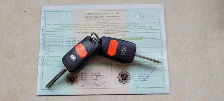 Brūns Kia Sorento 2011 Rīga, ar dzinēja tilpumu 2.20 L un nobraukumu 224 tūkst. km par 9500 €, foto 17 vietnē AUTOMOTO.COM.LV
