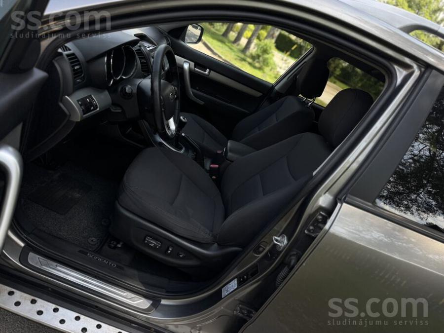 Brūns Kia Sorento 2012 Jūrmala, ar dzinēja tilpumu 2.20 L un nobraukumu 341 tūkst. km par 5690 €, foto 10 vietnē AUTOMOTO.COM.LV