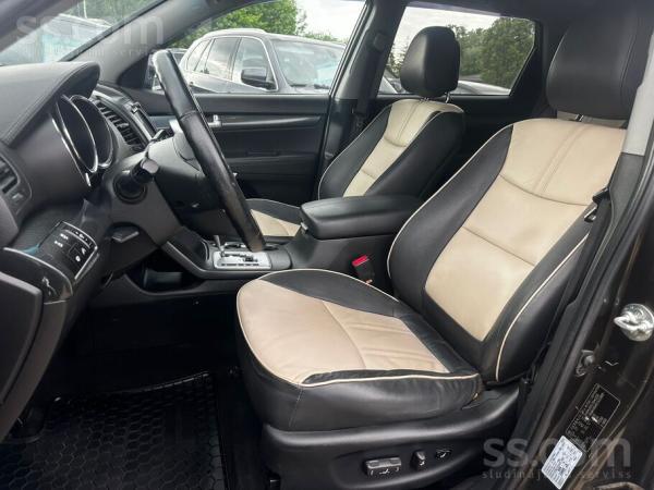 Brūns Kia Sorento 2012 Jelgava, ar dzinēja tilpumu 2.20 L un nobraukumu 0 tūkst. km par 6200 €, foto 8 vietnē AUTOMOTO.COM.LV