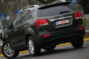 Brown Kia Sorento 2012 in Riga, with an engine capacity of 2.00 L and mileage of 186 thousand km for 7990 €, photo 5 on AUTOMOTO.COM.LV