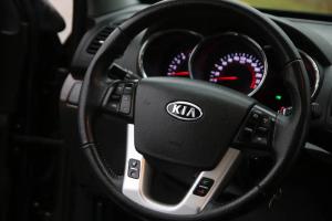 Brown Kia Sorento 2012 in Riga, with an engine capacity of 2.00 L and mileage of 186 thousand km for 7990 €, photo 11 on AUTOMOTO.COM.LV