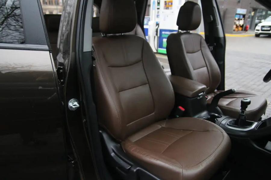 Brown Kia Sorento 2012 in Riga, with an engine capacity of 2.00 L and mileage of 186 thousand km for 7990 €, photo 14 on AUTOMOTO.COM.LV