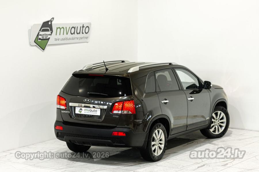Brūns Kia Sorento 2012 Tallina, ar dzinēja tilpumu 2.20 L un nobraukumu 211 tūkst. km par 7990 €, foto 3 vietnē AUTOMOTO.COM.LV