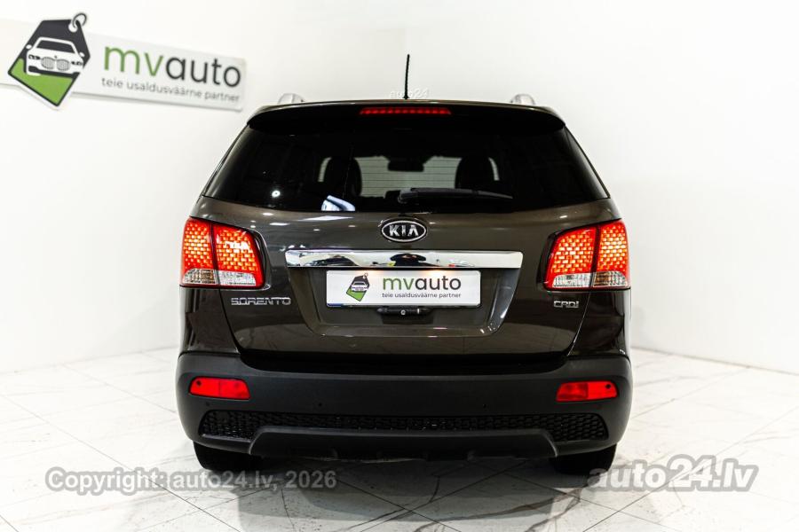 Brūns Kia Sorento 2012 Tallina, ar dzinēja tilpumu 2.20 L un nobraukumu 211 tūkst. km par 7990 €, foto 8 vietnē AUTOMOTO.COM.LV