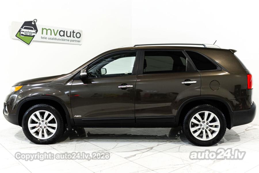 Brūns Kia Sorento 2012 Tallina, ar dzinēja tilpumu 2.20 L un nobraukumu 211 tūkst. km par 7990 €, foto 10 vietnē AUTOMOTO.COM.LV