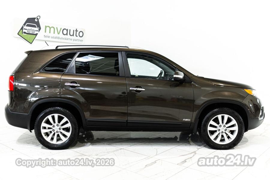 Brūns Kia Sorento 2012 Tallina, ar dzinēja tilpumu 2.20 L un nobraukumu 211 tūkst. km par 7990 €, foto 11 vietnē AUTOMOTO.COM.LV