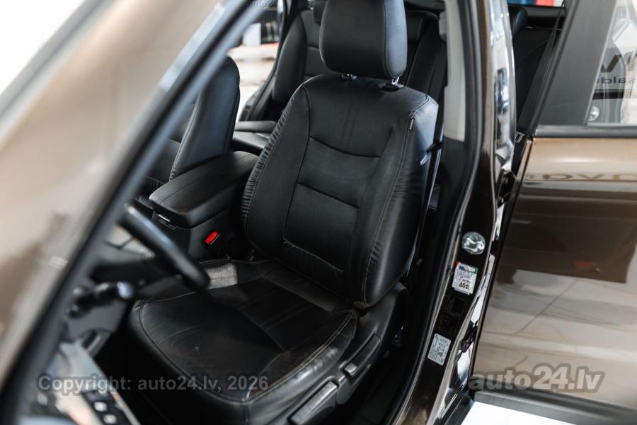 Brūns Kia Sorento 2012 Tallina, ar dzinēja tilpumu 2.20 L un nobraukumu 211 tūkst. km par 7990 €, foto 14 vietnē AUTOMOTO.COM.LV