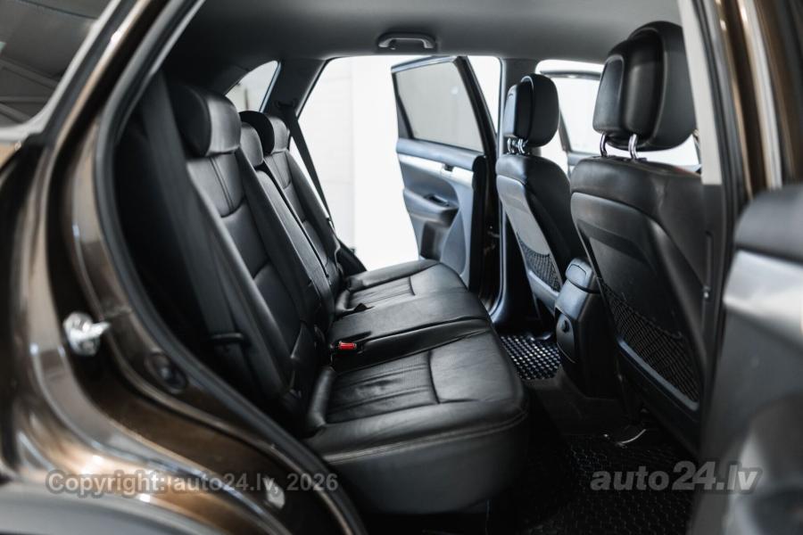 Brūns Kia Sorento 2012 Tallina, ar dzinēja tilpumu 2.20 L un nobraukumu 211 tūkst. km par 7990 €, foto 18 vietnē AUTOMOTO.COM.LV