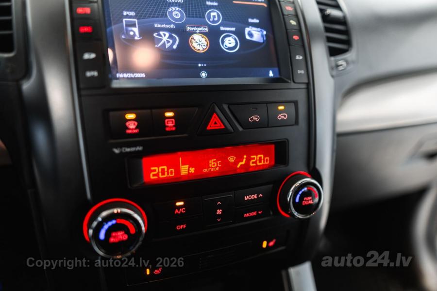 Brūns Kia Sorento 2012 Tallina, ar dzinēja tilpumu 2.20 L un nobraukumu 211 tūkst. km par 7990 €, foto 25 vietnē AUTOMOTO.COM.LV