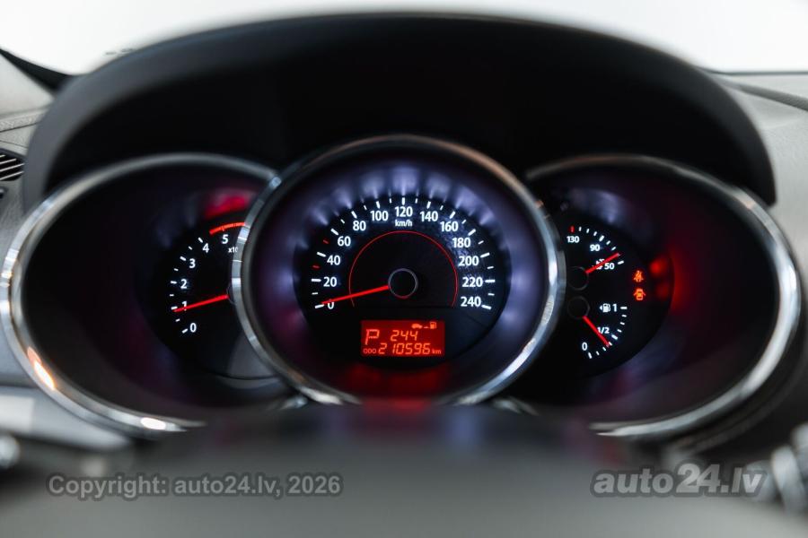 Brūns Kia Sorento 2012 Tallina, ar dzinēja tilpumu 2.20 L un nobraukumu 211 tūkst. km par 7990 €, foto 30 vietnē AUTOMOTO.COM.LV