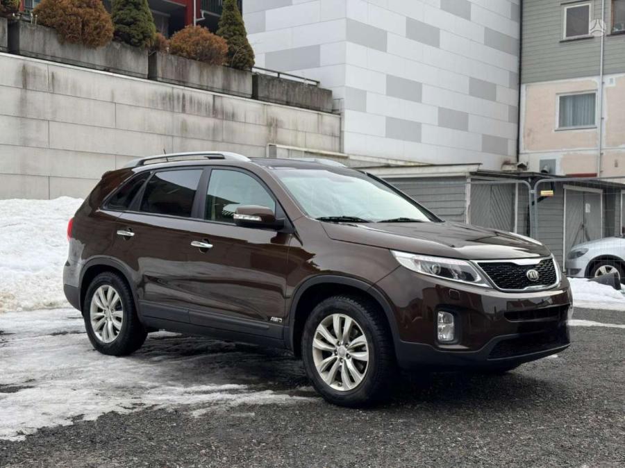 Brūns Kia Sorento 2013 Marijampole, ar dzinēja tilpumu 2.00 L un nobraukumu 138 tūkst. km par 9000 €, foto 6 vietnē AUTOMOTO.COM.LV