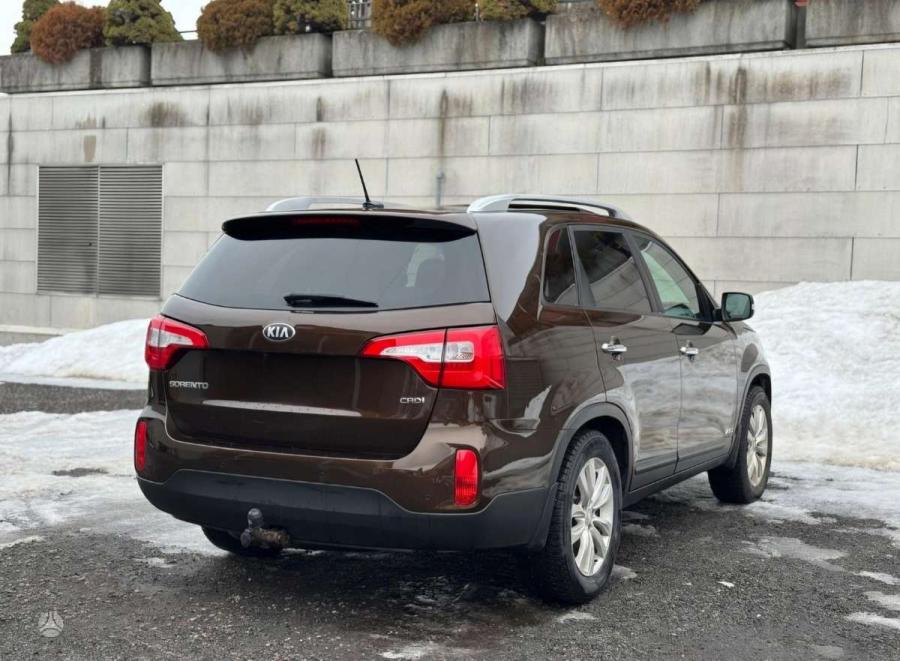 Brūns Kia Sorento 2013 Marijampole, ar dzinēja tilpumu 2.00 L un nobraukumu 138 tūkst. km par 9000 €, foto 10 vietnē AUTOMOTO.COM.LV