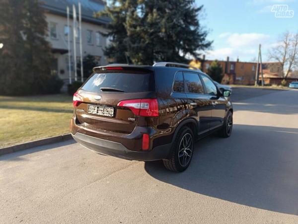 Brūns Kia Sorento 2013 Panevēža, ar dzinēja tilpumu 2.20 L un nobraukumu 272 tūkst. km par 9450 €, foto 8 vietnē AUTOMOTO.COM.LV