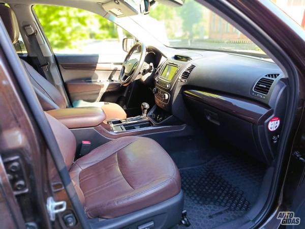 Brūns Kia Sorento 2013 Panevēža, ar dzinēja tilpumu 2.20 L un nobraukumu 273 tūkst. km par 8950 €, foto 2 vietnē AUTOMOTO.COM.LV
