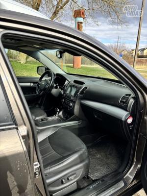 Brūns Kia Sorento 2013 Utena, ar dzinēja tilpumu 2.20 L un nobraukumu 283 tūkst. km par 9000 €, foto 8 vietnē AUTOMOTO.COM.LV