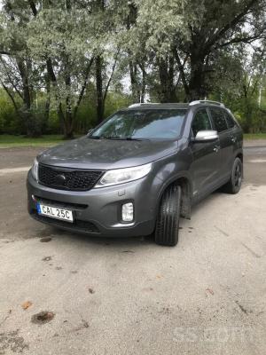Brown Kia Sorento 2013 in Jurmala, with an engine capacity of 2.20 L and mileage of 330 thousand km for 9500 €, photo  on AUTOMOTO.COM.LV
