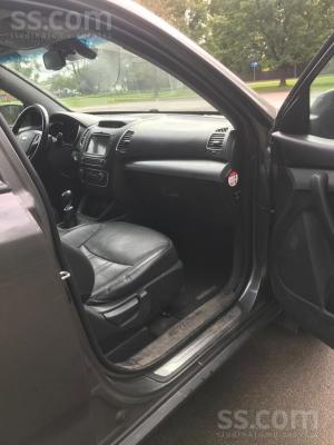 Brūns Kia Sorento 2013 Jūrmala, ar dzinēja tilpumu 2.20 L un nobraukumu 330 tūkst. km par 9500 €, foto 5 vietnē AUTOMOTO.COM.LV