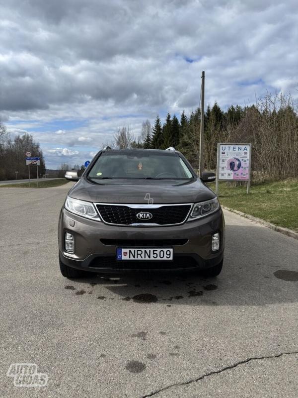 Kia Sorento 2013 in Utena on AUTOMOTO.COM.LV Brown Kia Sorento 2013 in Utena, with an engine capacity of 2.20 L and mileage of 283 thousand km for 9000 €, photo 5 on AUTOMOTO.COM.LV