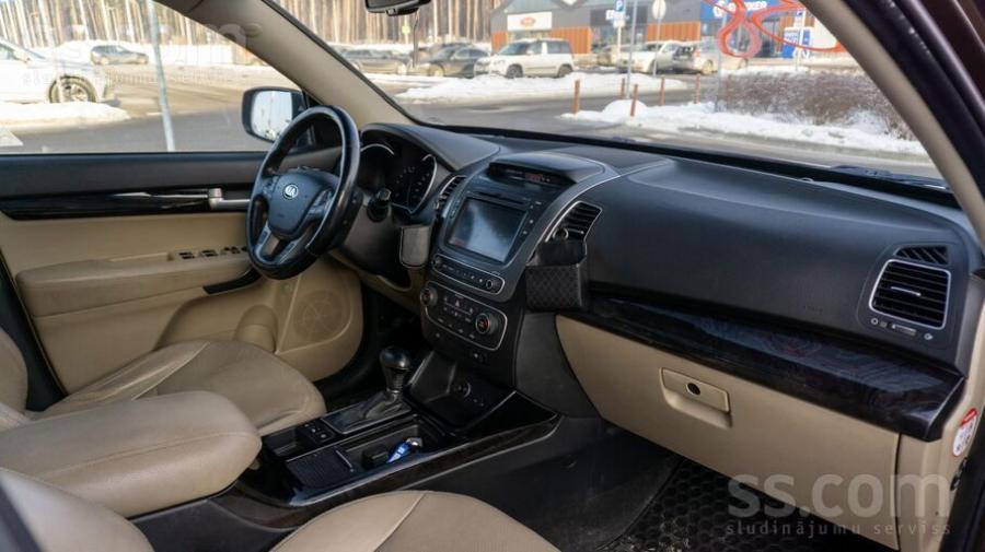 Brūns Kia Sorento 2014 Rīga, ar dzinēja tilpumu 2.20 L un nobraukumu 153 tūkst. km par 9990 €, foto 11 vietnē AUTOMOTO.COM.LV