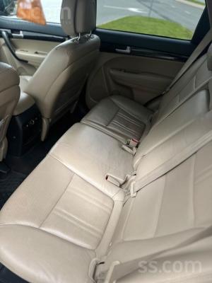 Brūns Kia Sorento 2014 Rīga, ar dzinēja tilpumu 2.20 L un nobraukumu 268 tūkst. km par 11900 €, foto 8 vietnē AUTOMOTO.COM.LV