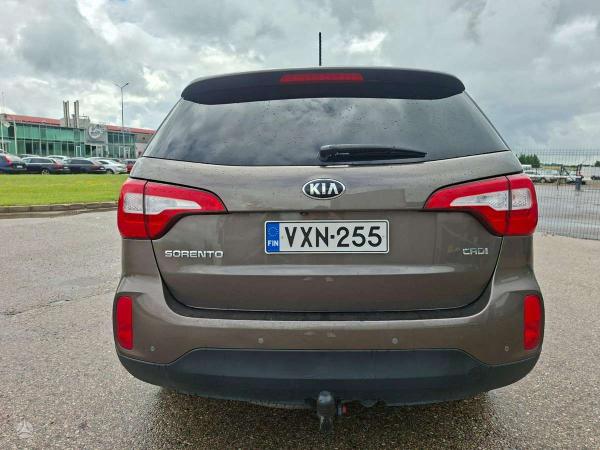 Brown Kia Sorento 2014 in Marijampole, with an engine capacity of 2.20 L and mileage of 288 thousand km for 8100 €, photo 4 on AUTOMOTO.COM.LV
