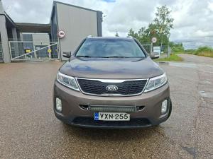 Brown Kia Sorento 2014 in Marijampole, with an engine capacity of 2.20 L and mileage of 288 thousand km for 8100 €, photo 8 on AUTOMOTO.COM.LV