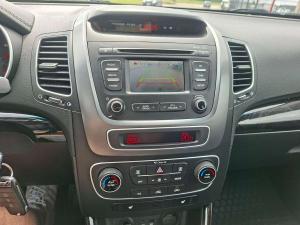 Brown Kia Sorento 2014 in Marijampole, with an engine capacity of 2.20 L and mileage of 288 thousand km for 8100 €, photo 14 on AUTOMOTO.COM.LV