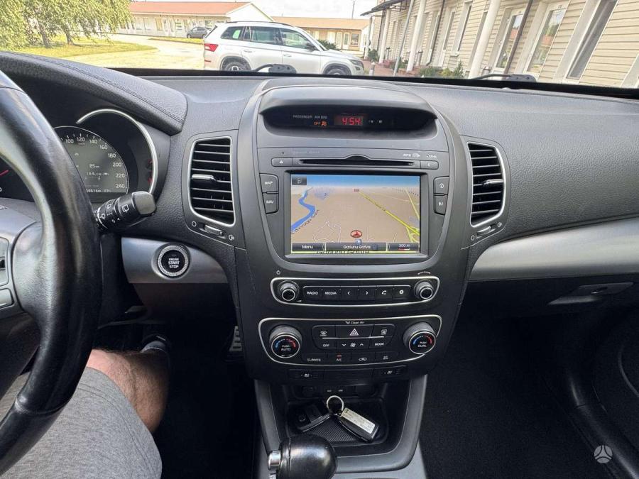 Brūns Kia Sorento 2014 Viļņa, ar dzinēja tilpumu 2.20 L un nobraukumu 234 tūkst. km par 10800 €, foto 23 vietnē AUTOMOTO.COM.LV
