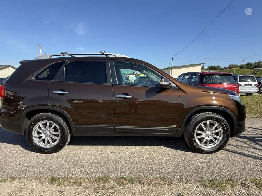 Brūns Kia Sorento 2014 Viļņa, ar dzinēja tilpumu 2.20 L un nobraukumu 235 tūkst. km par 10200 €, foto 18 vietnē AUTOMOTO.COM.LV