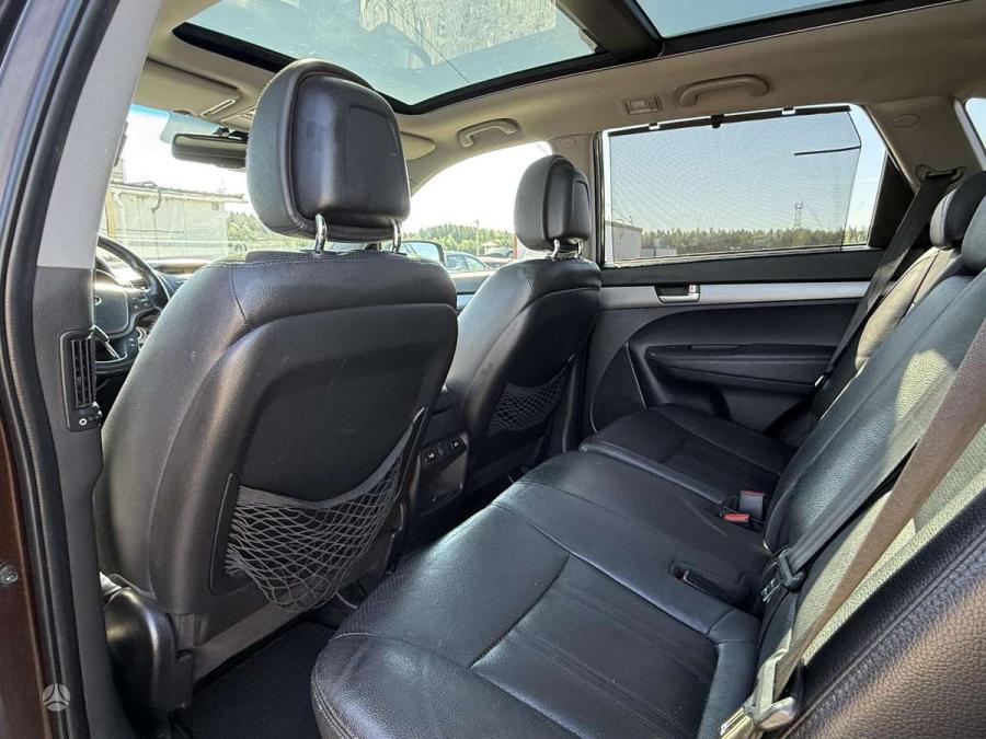 Brūns Kia Sorento 2014 Viļņa, ar dzinēja tilpumu 2.20 L un nobraukumu 235 tūkst. km par 10200 €, foto 21 vietnē AUTOMOTO.COM.LV