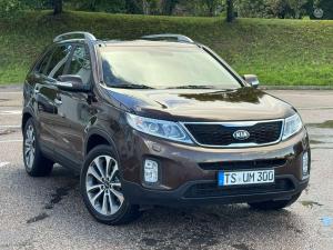 Brown Kia Sorento 2014 in Jonava, with an engine capacity of 2.20 L and mileage of 281 thousand km for 9700 €, photo  on AUTOMOTO.COM.LV