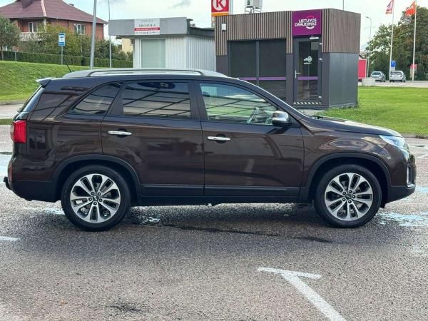Kia Sorento 2014 in Jonava on AUTOMOTO.COM.LV Brown Kia Sorento 2014 in Jonava, with an engine capacity of 2.20 L and mileage of 281 thousand km for 9700 €, photo 4 on AUTOMOTO.COM.LV