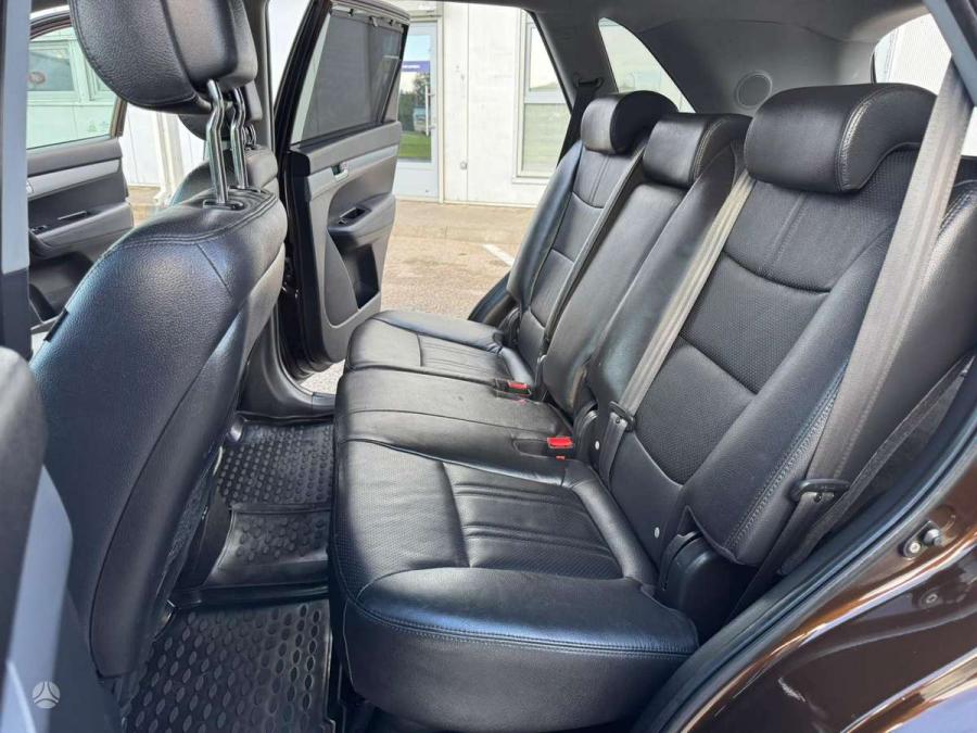 Brown Kia Sorento 2014 in Jonava, with an engine capacity of 2.20 L and mileage of 281 thousand km for 9700 €, photo 15 on AUTOMOTO.COM.LV