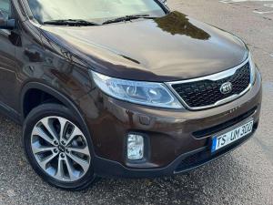 Brown Kia Sorento 2014 in Jonava, with an engine capacity of 2.20 L and mileage of 281 thousand km for 9700 €, photo 20 on AUTOMOTO.COM.LV