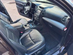Brown Kia Sorento 2014 in Jonava, with an engine capacity of 2.20 L and mileage of 281 thousand km for 9700 €, photo 29 on AUTOMOTO.COM.LV