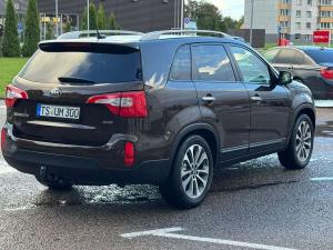 Brown Kia Sorento 2014 in Jonava, with an engine capacity of 2.20 L and mileage of 281 thousand km for 9700 €, photo 37 on AUTOMOTO.COM.LV