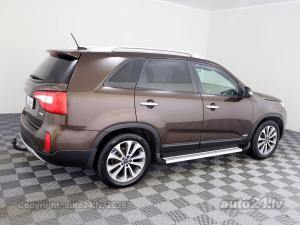 Brūns Kia Sorento 2014 Tallina, ar dzinēja tilpumu 2.20 L un nobraukumu 298 tūkst. km par 3499 €, foto 4 vietnē AUTOMOTO.COM.LV