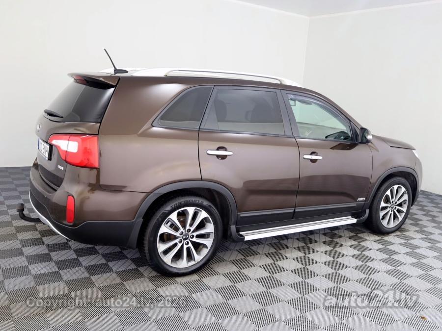 Brūns Kia Sorento 2014 Tallina, ar dzinēja tilpumu 2.20 L un nobraukumu 298 tūkst. km par 3499 €, foto 4 vietnē AUTOMOTO.COM.LV