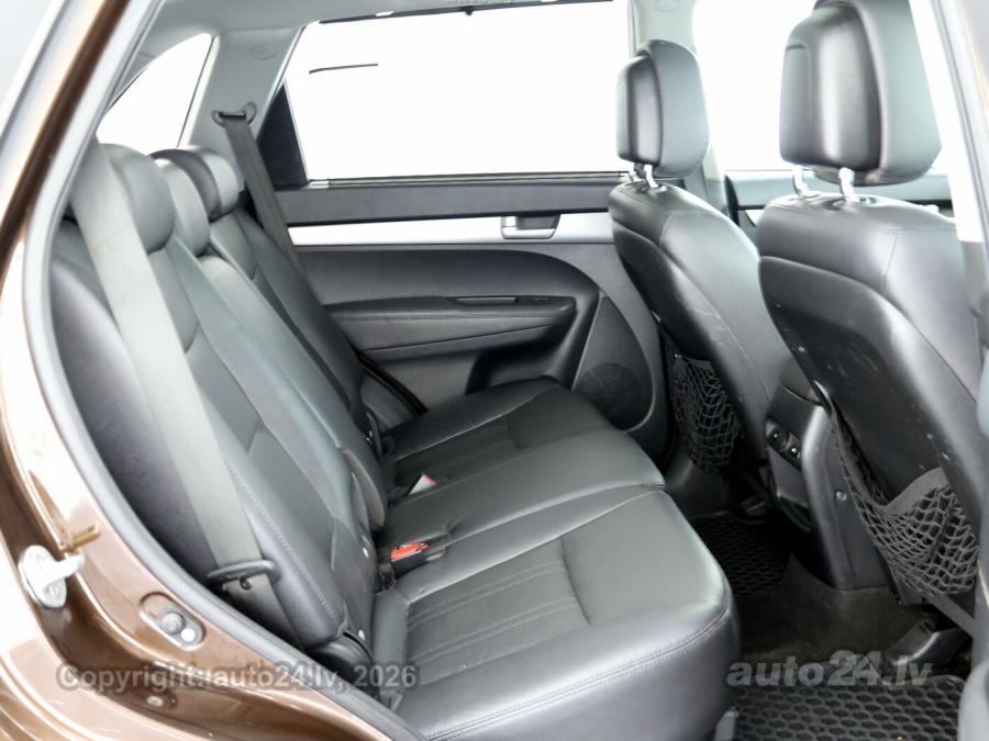 Brūns Kia Sorento 2014 Tallina, ar dzinēja tilpumu 2.20 L un nobraukumu 298 tūkst. km par 3499 €, foto 8 vietnē AUTOMOTO.COM.LV
