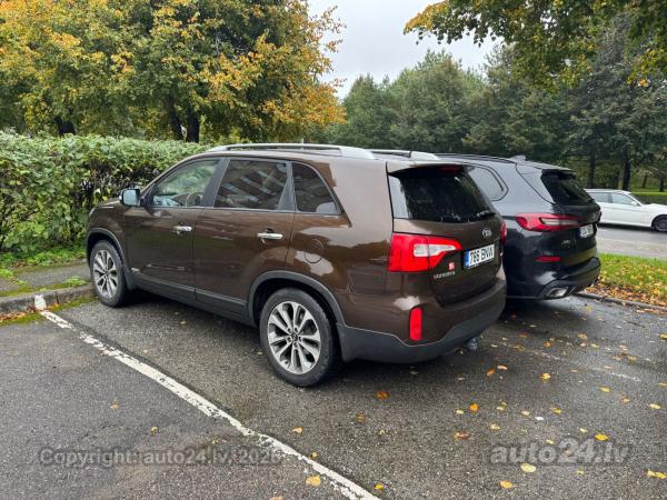 Brown Kia Sorento 2015 in Tallinn, with an engine capacity of 2.20 L and mileage of 69 thousand km for 15900 €, photo 3 on AUTOMOTO.COM.LV