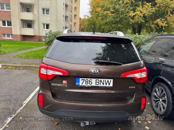 Brown Kia Sorento 2015 in Tallinn, with an engine capacity of 2.20 L and mileage of 69 thousand km for 15900 €, photo 5 on AUTOMOTO.COM.LV